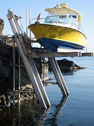 Elevator Boat Lifts - Golden Boat Lifts